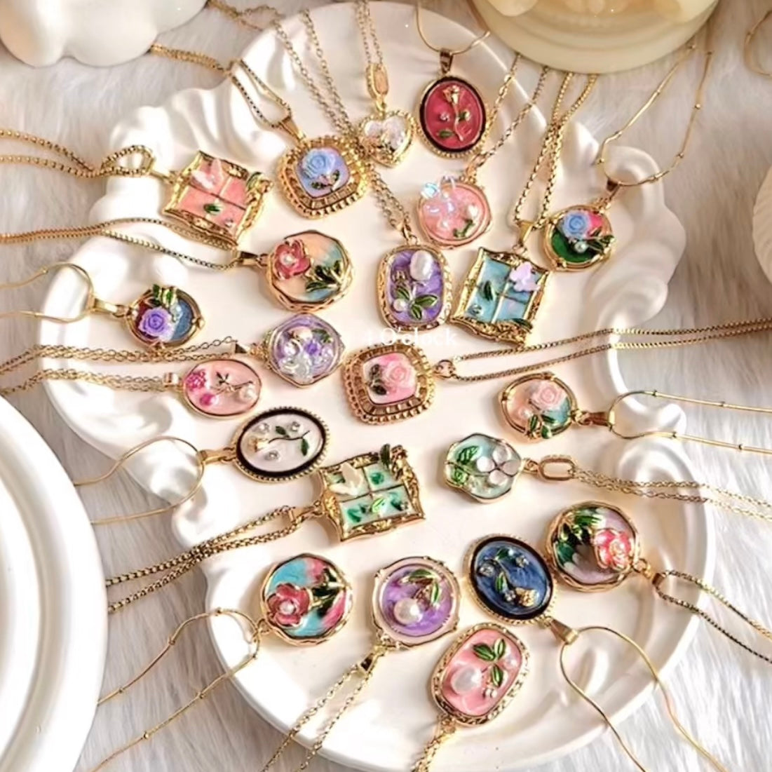 18k Gold Plated Stainless Steel Necklaces and Pendants – 4 O'clock